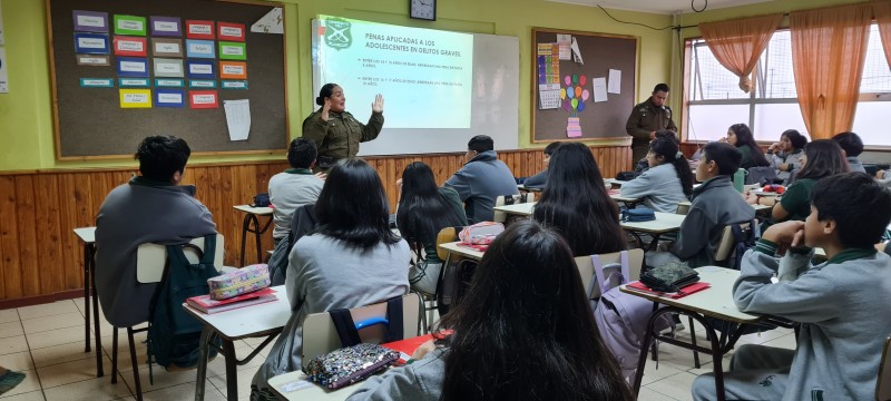 Charlas Informativas Carabineros de Chile | Colegio Colonos de Alerce
